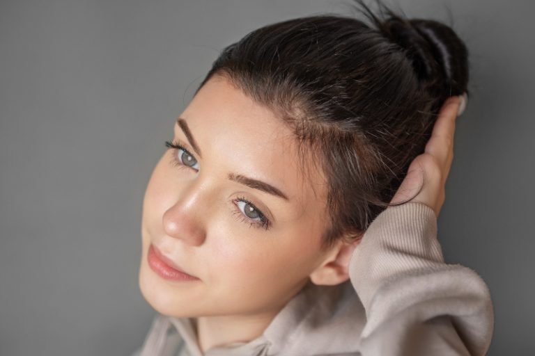 Feminización Línea del Pelo